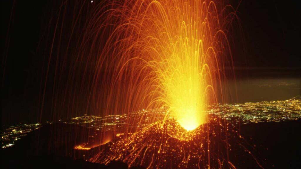 I Vulcani italiani sono sott'osservazione. L'allarme è nel tirreno ...